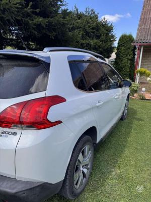 White Peugeot 2008 2015 in Vilnius, with an engine capacity of 1.20 L and mileage of 127 thousand km for 4300 €, photo 8 on AUTOMOTO.COM.LV