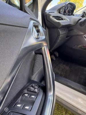 White Peugeot 2008 2015 in Vilnius, with an engine capacity of 1.20 L and mileage of 127 thousand km for 4300 €, photo 10 on AUTOMOTO.COM.LV