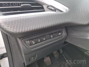 Balts Peugeot 2008 2015 Liepāja, ar dzinēja tilpumu 1.20 L un nobraukumu 150 tūkst. km par 5500 €, foto 13 vietnē AUTOMOTO.COM.LV