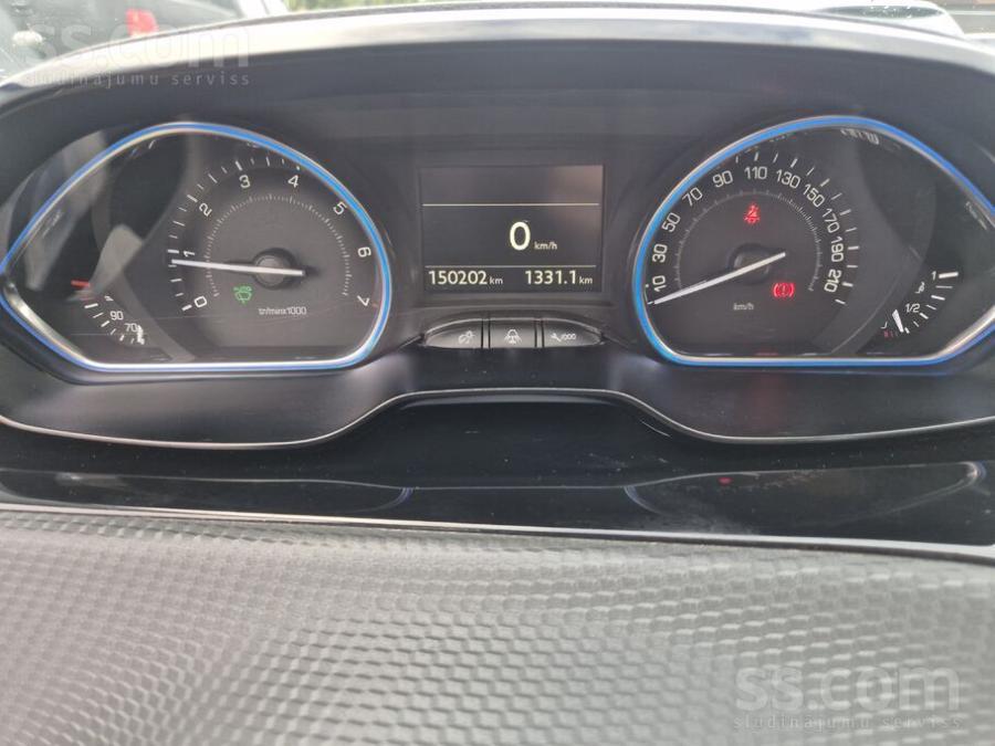 Balts Peugeot 2008 2015 Liepāja, ar dzinēja tilpumu 1.20 L un nobraukumu 150 tūkst. km par 5500 €, foto 14 vietnē AUTOMOTO.COM.LV