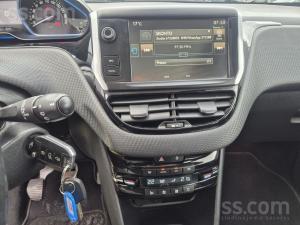 Balts Peugeot 2008 2015 Liepāja, ar dzinēja tilpumu 1.20 L un nobraukumu 150 tūkst. km par 5500 €, foto 15 vietnē AUTOMOTO.COM.LV