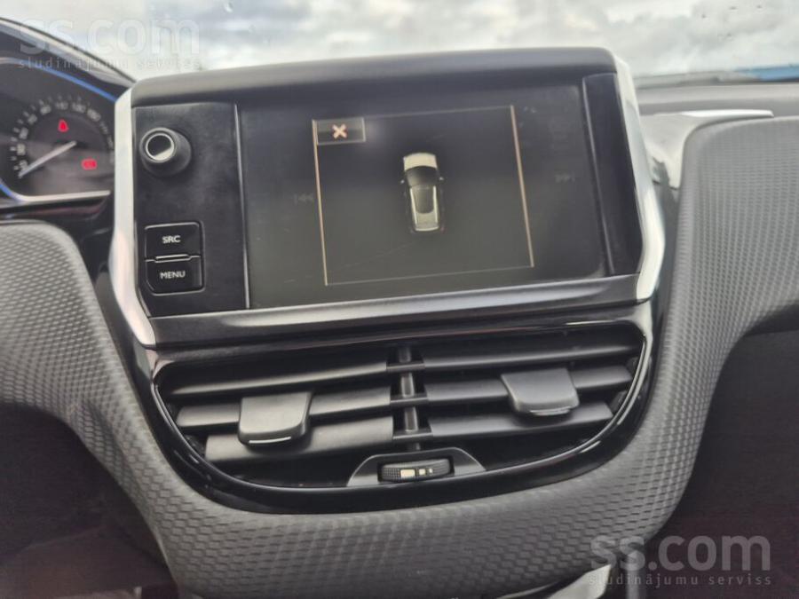 Balts Peugeot 2008 2015 Liepāja, ar dzinēja tilpumu 1.20 L un nobraukumu 150 tūkst. km par 5500 €, foto 17 vietnē AUTOMOTO.COM.LV