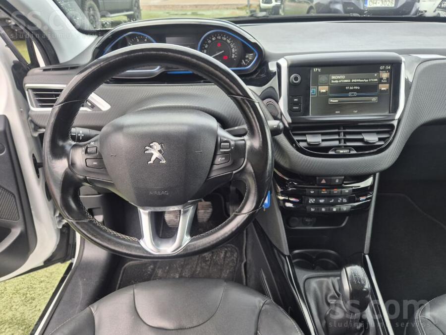 Balts Peugeot 2008 2015 Liepāja, ar dzinēja tilpumu 1.20 L un nobraukumu 150 tūkst. km par 5500 €, foto 18 vietnē AUTOMOTO.COM.LV