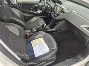 Balts Peugeot 2008 2015 Liepāja, ar dzinēja tilpumu 1.20 L un nobraukumu 150 tūkst. km par 5500 €, foto 22 vietnē AUTOMOTO.COM.LV