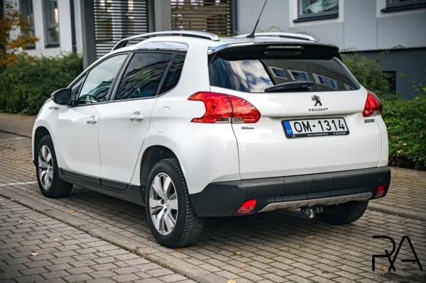Peugeot 2008 2015 Rīga vietnē Balts Peugeot 2008 2015 Rīga, ar dzinēja tilpumu 1.20 L un nobraukumu 133 tūkst. km par 3990 €, foto 4 vietnē AUTOMOTO.COM.LV