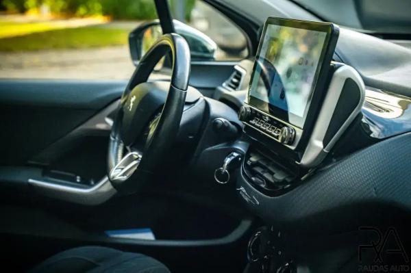 Peugeot 2008 2015 Rīga vietnē Balts Peugeot 2008 2015 Rīga, ar dzinēja tilpumu 1.20 L un nobraukumu 133 tūkst. km par 3990 €, foto 8 vietnē AUTOMOTO.COM.LV