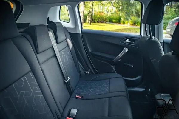 Peugeot 2008 2015 Rīga vietnē Balts Peugeot 2008 2015 Rīga, ar dzinēja tilpumu 1.20 L un nobraukumu 133 tūkst. km par 3990 €, foto 10 vietnē AUTOMOTO.COM.LV