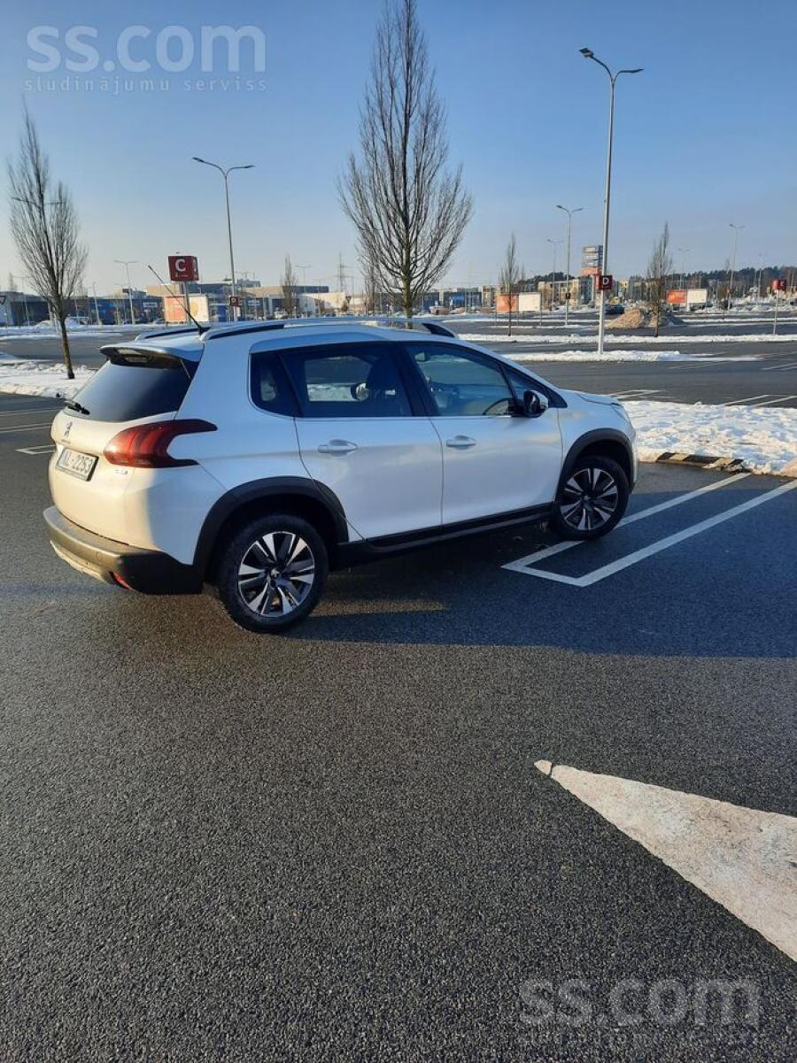 White Peugeot 2008 2016 in Riga, with an engine capacity of 1.20 L and mileage of 129 thousand km for 6700 €, photo 8 on AUTOMOTO.COM.LV