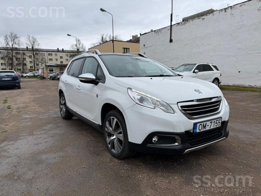 White Peugeot 2008 2016 in Jelgava, with an engine capacity of 1.20 L and mileage of 0 thousand km for 6700 €, photo 4 on AUTOMOTO.COM.LV