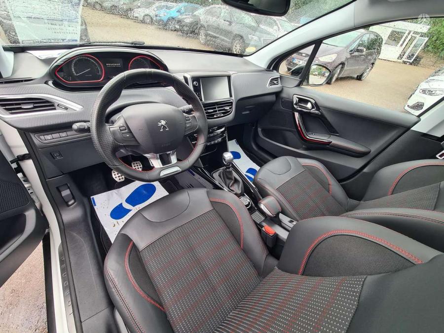White Peugeot 2008 2016 in Kaunas, with an engine capacity of 1.56 L and mileage of 244 thousand km for 6950 €, photo 9 on AUTOMOTO.COM.LV