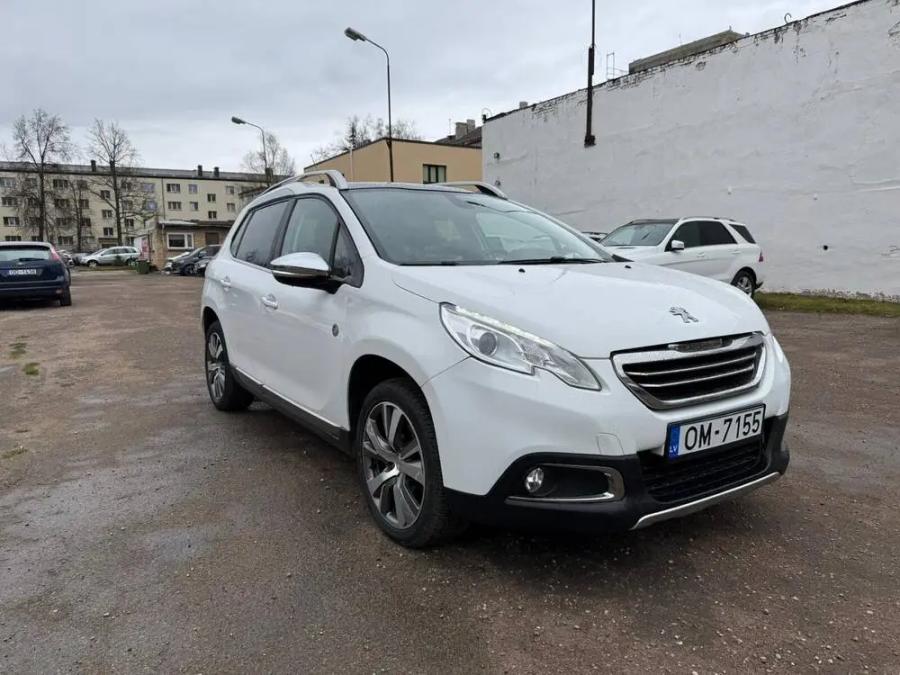 White Peugeot 2008 2016 in Jelgava, with an engine capacity of 1.20 L and mileage of 115 thousand km for 6700 €, photo 4 on AUTOMOTO.COM.LV