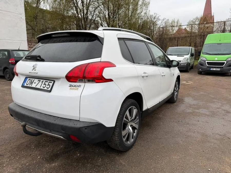 White Peugeot 2008 2016 in Jelgava, with an engine capacity of 1.20 L and mileage of 115 thousand km for 6700 €, photo 7 on AUTOMOTO.COM.LV