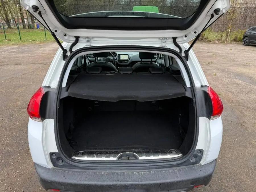 White Peugeot 2008 2016 in Jelgava, with an engine capacity of 1.20 L and mileage of 115 thousand km for 6700 €, photo 9 on AUTOMOTO.COM.LV