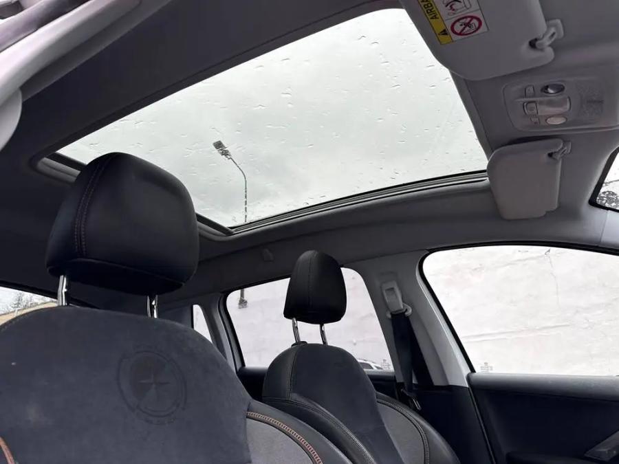 White Peugeot 2008 2016 in Jelgava, with an engine capacity of 1.20 L and mileage of 115 thousand km for 6700 €, photo 11 on AUTOMOTO.COM.LV