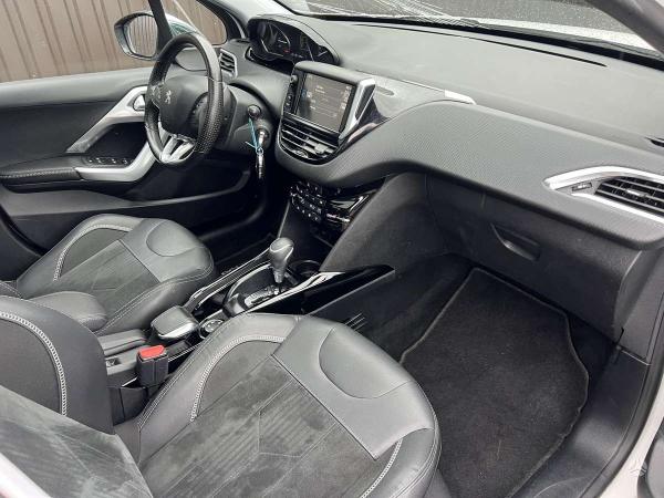 Balts Peugeot 2008 2016 Kauņa, ar dzinēja tilpumu 1.20 L un nobraukumu 120 tūkst. km par 3900 €, foto 10 vietnē AUTOMOTO.COM.LV