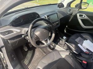 Balts Peugeot 2008 2016 Tauragė, ar dzinēja tilpumu 1.20 L un nobraukumu 86 tūkst. km par 4400 €, foto 12 vietnē AUTOMOTO.COM.LV