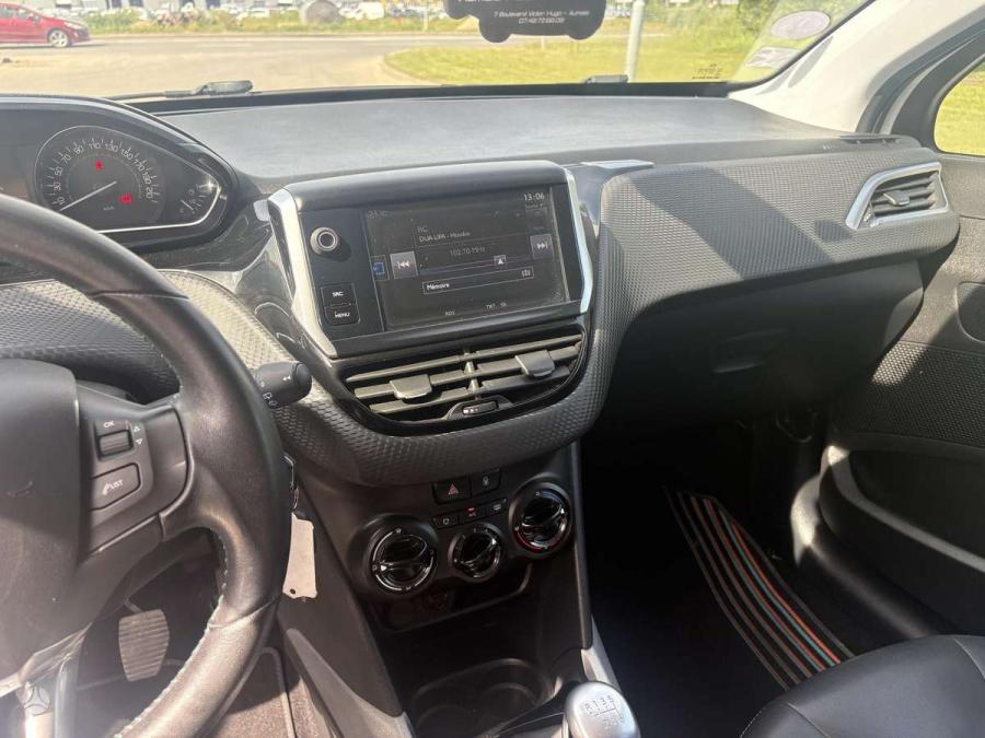 Balts Peugeot 2008 2016 Tauragė, ar dzinēja tilpumu 1.20 L un nobraukumu 86 tūkst. km par 4400 €, foto 14 vietnē AUTOMOTO.COM.LV