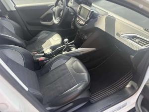 Balts Peugeot 2008 2016 Tauragė, ar dzinēja tilpumu 1.20 L un nobraukumu 86 tūkst. km par 4400 €, foto 18 vietnē AUTOMOTO.COM.LV