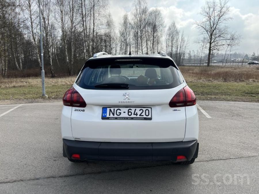 White Peugeot 2008 2017 in Riga, with an engine capacity of 1.20 L and mileage of 105 thousand km for 10700 €, photo 3 on AUTOMOTO.COM.LV