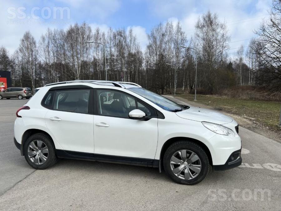 White Peugeot 2008 2017 in Riga, with an engine capacity of 1.20 L and mileage of 105 thousand km for 10700 €, photo 4 on AUTOMOTO.COM.LV