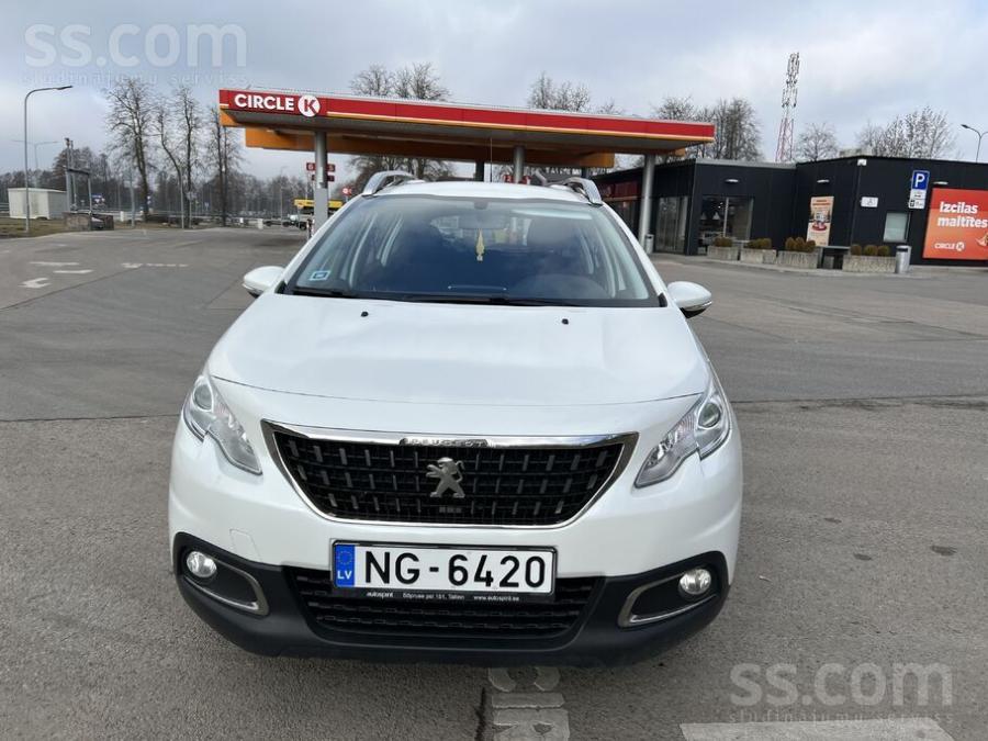 White Peugeot 2008 2017 in Riga, with an engine capacity of 1.20 L and mileage of 105 thousand km for 10700 €, photo 5 on AUTOMOTO.COM.LV