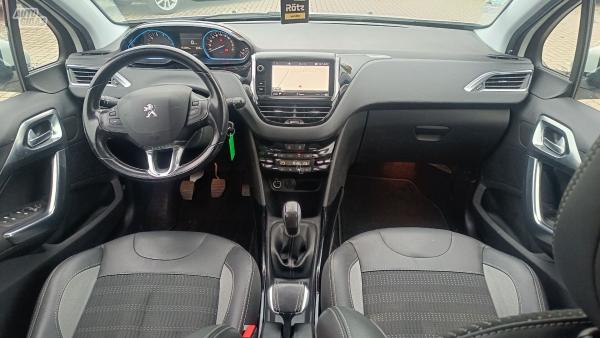 White Peugeot 2008 2017 in Taurage, with an engine capacity of 1.20 L and mileage of 150 thousand km for 5200 €, photo 7 on AUTOMOTO.COM.LV