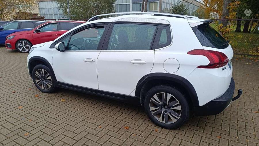 White Peugeot 2008 2017 in Taurage, with an engine capacity of 1.20 L and mileage of 150 thousand km for 5200 €, photo 2 on AUTOMOTO.COM.LV