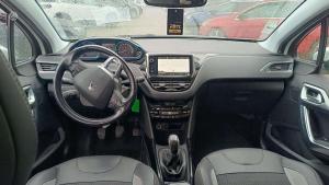 White Peugeot 2008 2017 in Taurage, with an engine capacity of 1.20 L and mileage of 150 thousand km for 5200 €, photo 7 on AUTOMOTO.COM.LV