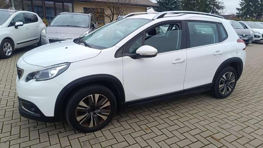White Peugeot 2008 2017 in Taurage, with an engine capacity of 1.20 L and mileage of 148 thousand km for 5200 €, photo 1 on AUTOMOTO.COM.LV