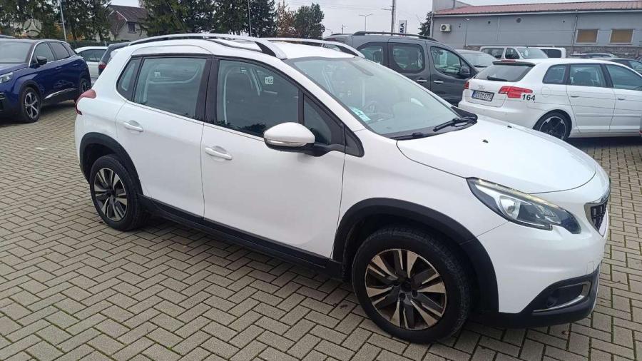 White Peugeot 2008 2017 in Taurage, with an engine capacity of 1.20 L and mileage of 148 thousand km for 5200 €, photo 3 on AUTOMOTO.COM.LV