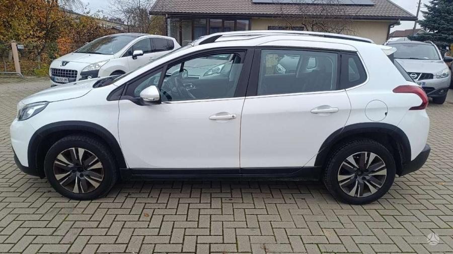 White Peugeot 2008 2017 in Taurage, with an engine capacity of 1.20 L and mileage of 148 thousand km for 5200 €, photo 5 on AUTOMOTO.COM.LV