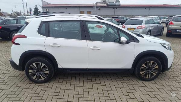 White Peugeot 2008 2017 in Taurage, with an engine capacity of 1.20 L and mileage of 148 thousand km for 5200 €, photo 6 on AUTOMOTO.COM.LV