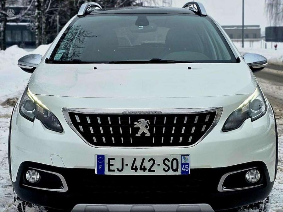 White Peugeot 2008 2017 in Taurage, with an engine capacity of 1.20 L and mileage of 106 thousand km for 6200 €, photo 1 on AUTOMOTO.COM.LV