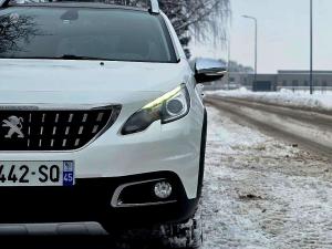 White Peugeot 2008 2017 in Taurage, with an engine capacity of 1.20 L and mileage of 106 thousand km for 6200 €, photo 9 on AUTOMOTO.COM.LV
