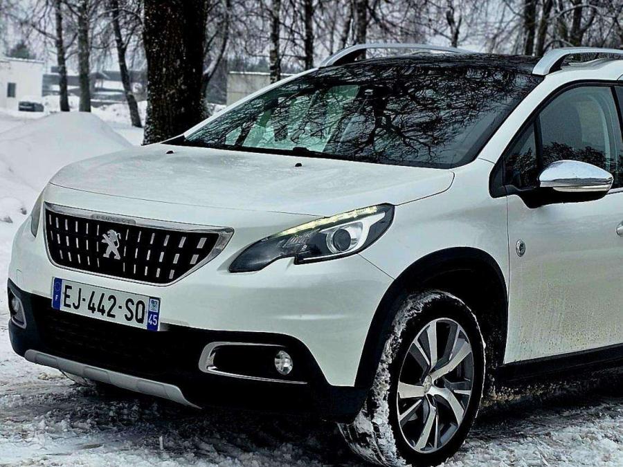 White Peugeot 2008 2017 in Taurage, with an engine capacity of 1.20 L and mileage of 106 thousand km for 6200 €, photo 10 on AUTOMOTO.COM.LV