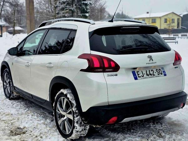 Balts Peugeot 2008 2017 Tauragė, ar dzinēja tilpumu 1.20 L un nobraukumu 106 tūkst. km par 6200 €, foto 5 vietnē AUTOMOTO.COM.LV
