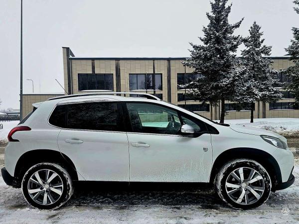 Balts Peugeot 2008 2017 Tauragė, ar dzinēja tilpumu 1.20 L un nobraukumu 106 tūkst. km par 6200 €, foto 8 vietnē AUTOMOTO.COM.LV