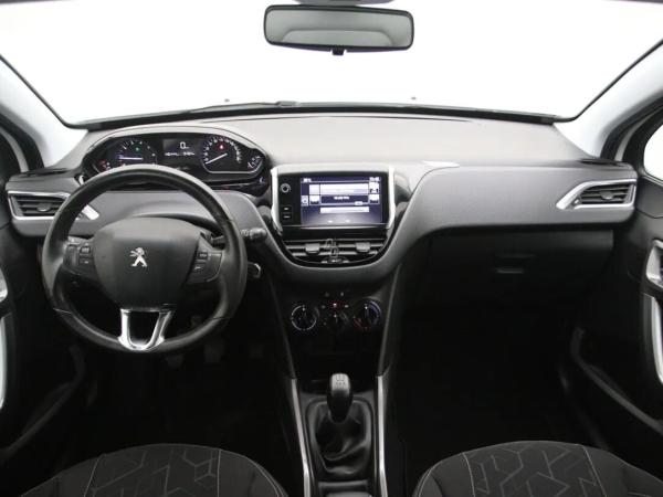 White Peugeot 2008 2017 in Vilnius, with an engine capacity of 1.20 L and mileage of 146 thousand km for 6599 €, photo 2 on AUTOMOTO.COM.LV