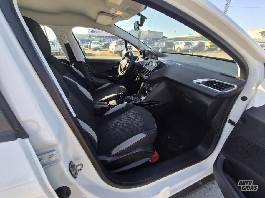 Balts Peugeot 2008 2017 Šauļi, ar dzinēja tilpumu 1.60 L un nobraukumu 197 tūkst. km par 5550 €, foto 16 vietnē AUTOMOTO.COM.LV