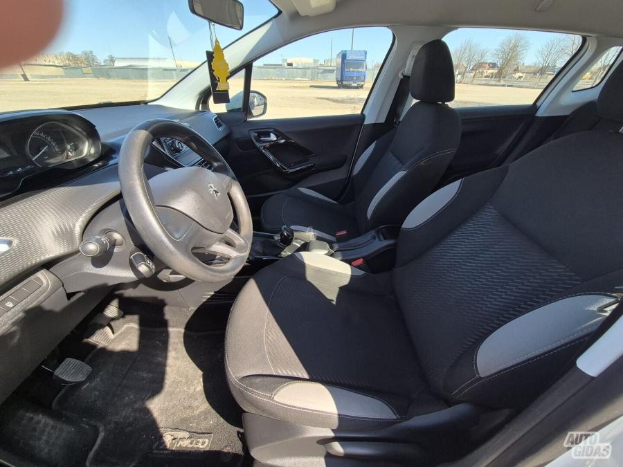 Balts Peugeot 2008 2017 Šauļi, ar dzinēja tilpumu 1.60 L un nobraukumu 197 tūkst. km par 5550 €, foto 24 vietnē AUTOMOTO.COM.LV
