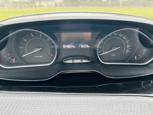White Peugeot 2008 2017 in Riga, with an engine capacity of 1.20 L and mileage of 105 thousand km for 9600 €, photo 7 on AUTOMOTO.COM.LV