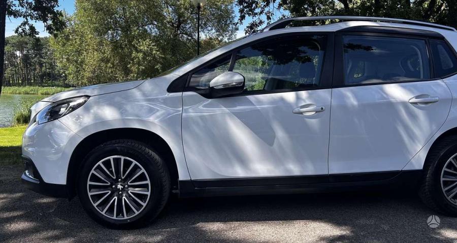 White Peugeot 2008 2017 in Utena, with an engine capacity of 1.20 L and mileage of 152 thousand km for 5950 €, photo 8 on AUTOMOTO.COM.LV