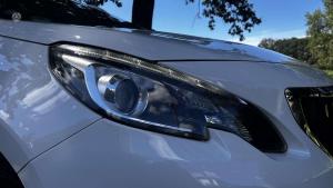 White Peugeot 2008 2017 in Utena, with an engine capacity of 1.20 L and mileage of 152 thousand km for 5950 €, photo 16 on AUTOMOTO.COM.LV