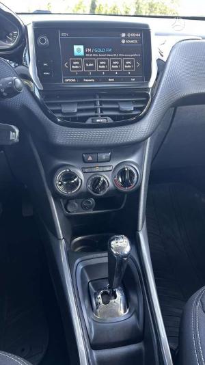White Peugeot 2008 2017 in Utena, with an engine capacity of 1.20 L and mileage of 152 thousand km for 5950 €, photo 22 on AUTOMOTO.COM.LV