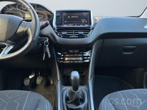 Balts Peugeot 2008 2018 Rīga, ar dzinēja tilpumu 1.60 L un nobraukumu 124 tūkst. km par 5950 €, foto 12 vietnē AUTOMOTO.COM.LV