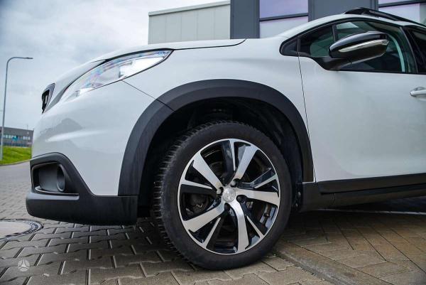 Balts Peugeot 2008 2018 Kauņa, ar dzinēja tilpumu 1.20 L un nobraukumu 91 tūkst. km par 8950 €, foto 6 vietnē AUTOMOTO.COM.LV