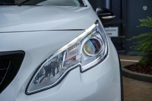 Balts Peugeot 2008 2018 Kauņa, ar dzinēja tilpumu 1.20 L un nobraukumu 91 tūkst. km par 8950 €, foto 7 vietnē AUTOMOTO.COM.LV