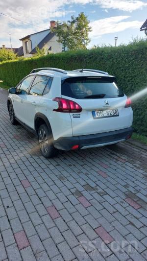 White Peugeot 2008 2018 in Riga, with an engine capacity of 1.60 L and mileage of 148 thousand km for 6000 €, photo 4 on AUTOMOTO.COM.LV
