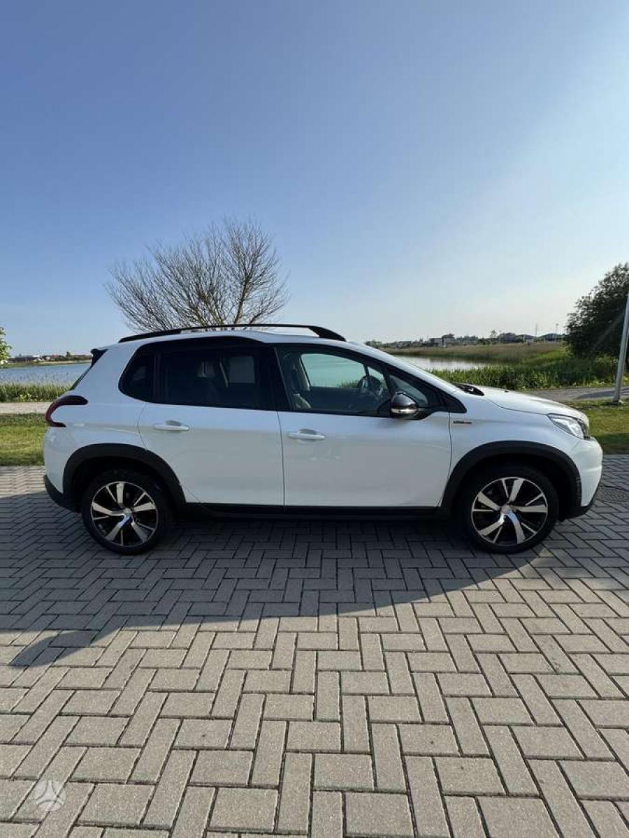 White Peugeot 2008 2018 in Klaipeda, with an engine capacity of 1.20 L and mileage of 53 thousand km for 7900 €, photo 5 on AUTOMOTO.COM.LV