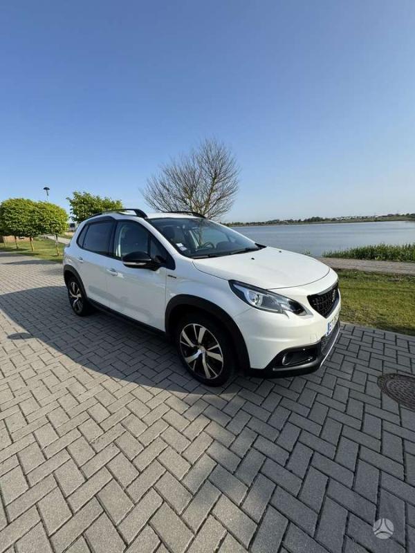 White Peugeot 2008 2018 in Klaipeda, with an engine capacity of 1.20 L and mileage of 53 thousand km for 7900 €, photo 6 on AUTOMOTO.COM.LV
